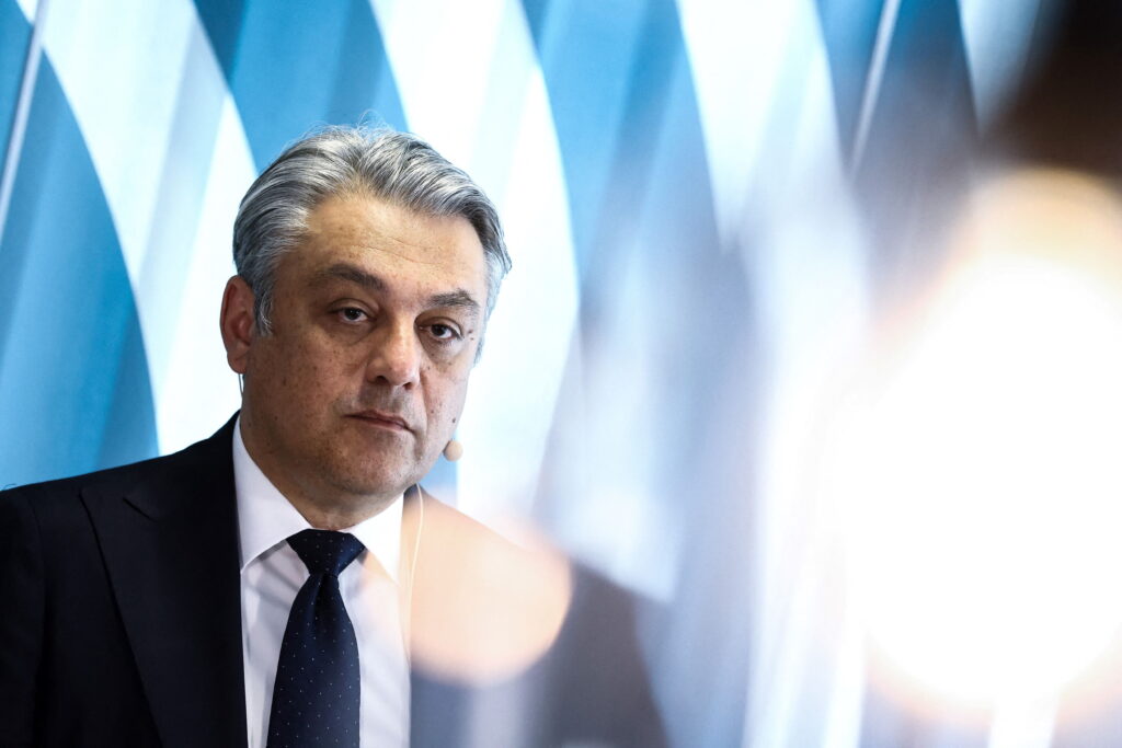 Les coups de frein de Renault et Stellantis face à la norme ...